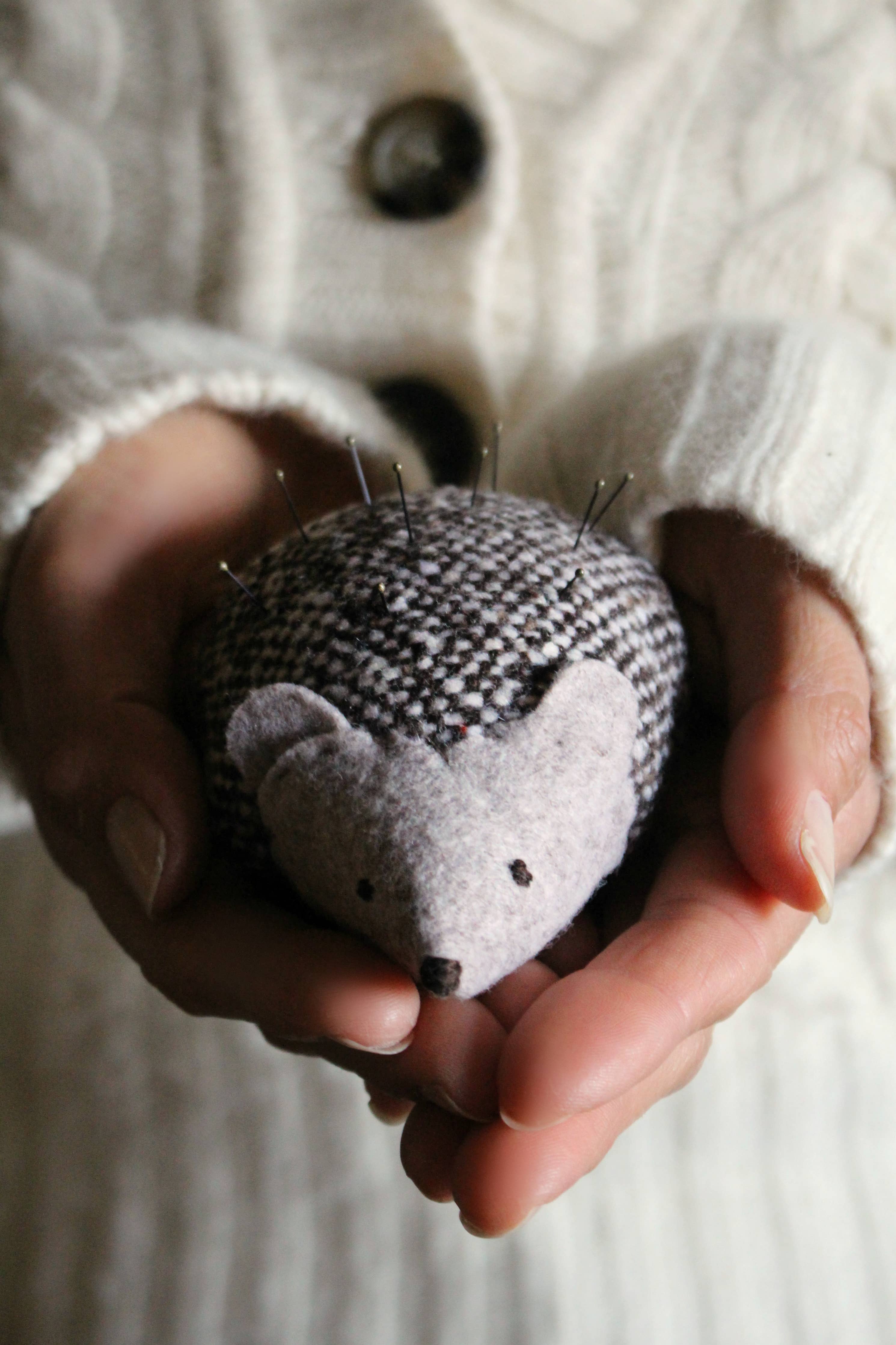 Loopy Hedgehog Knitting Pattern Ravelry: Hedgehog Mittens Pattern By