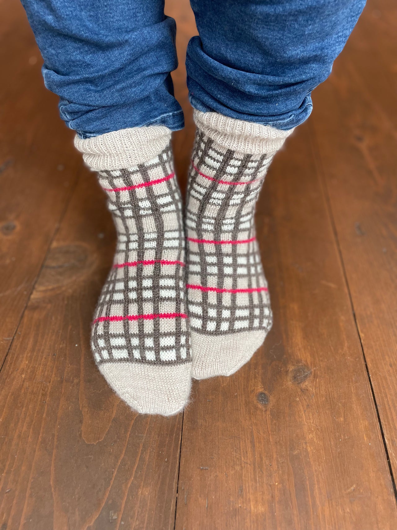 Kit de tricot bas BB checks par Erin Kostashuk - Pure Laine
