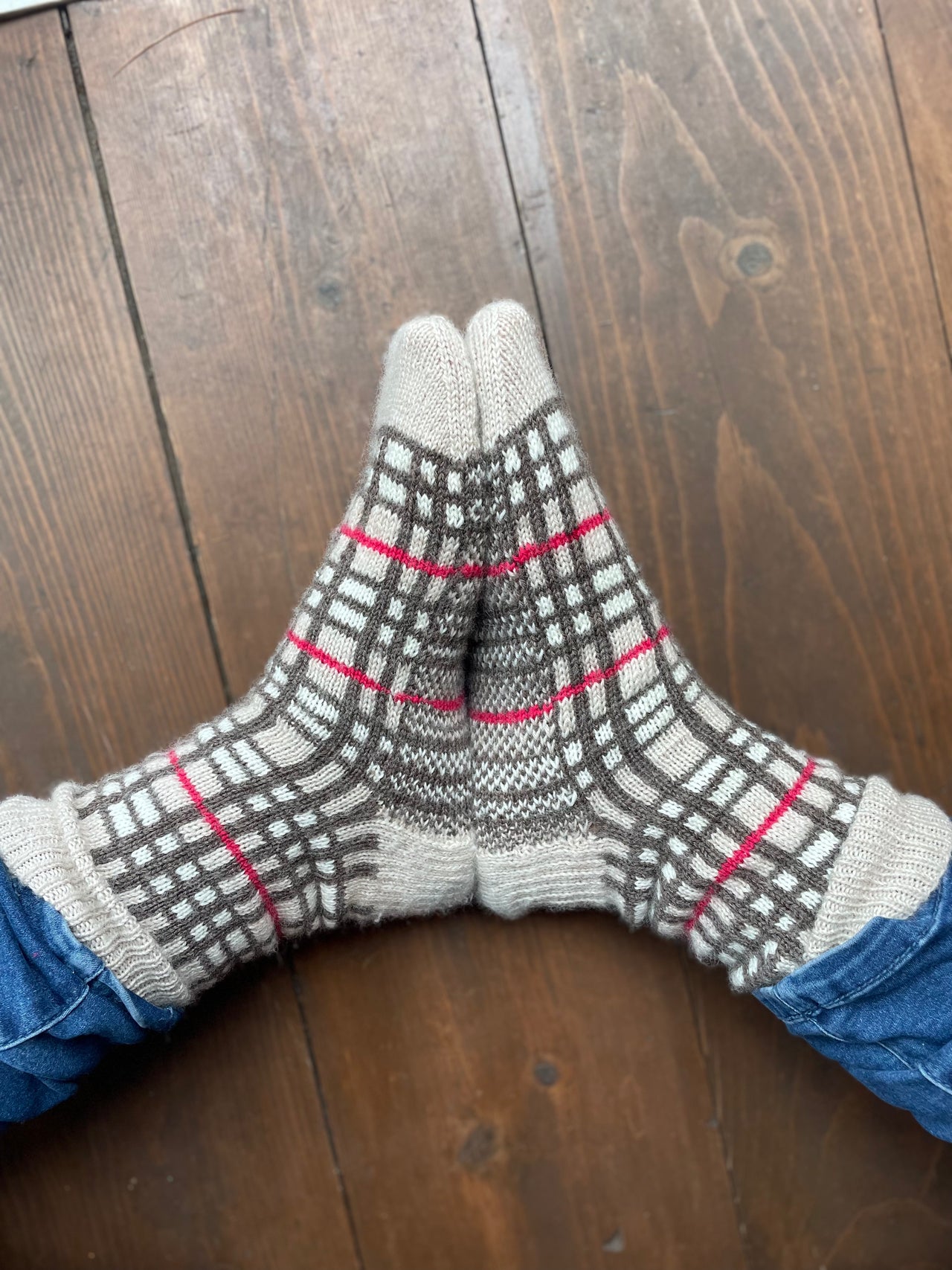 Kit de tricot bas BB checks par Erin Kostashuk - Pure Laine