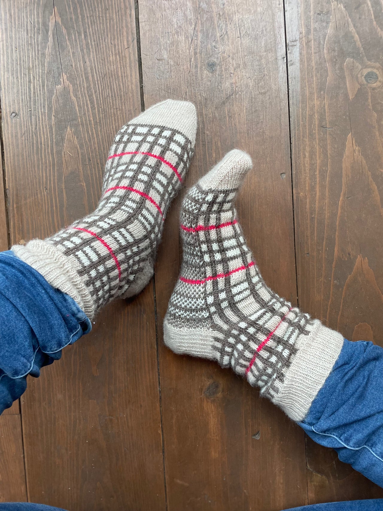 Kit de tricot bas BB checks par Erin Kostashuk - Pure Laine